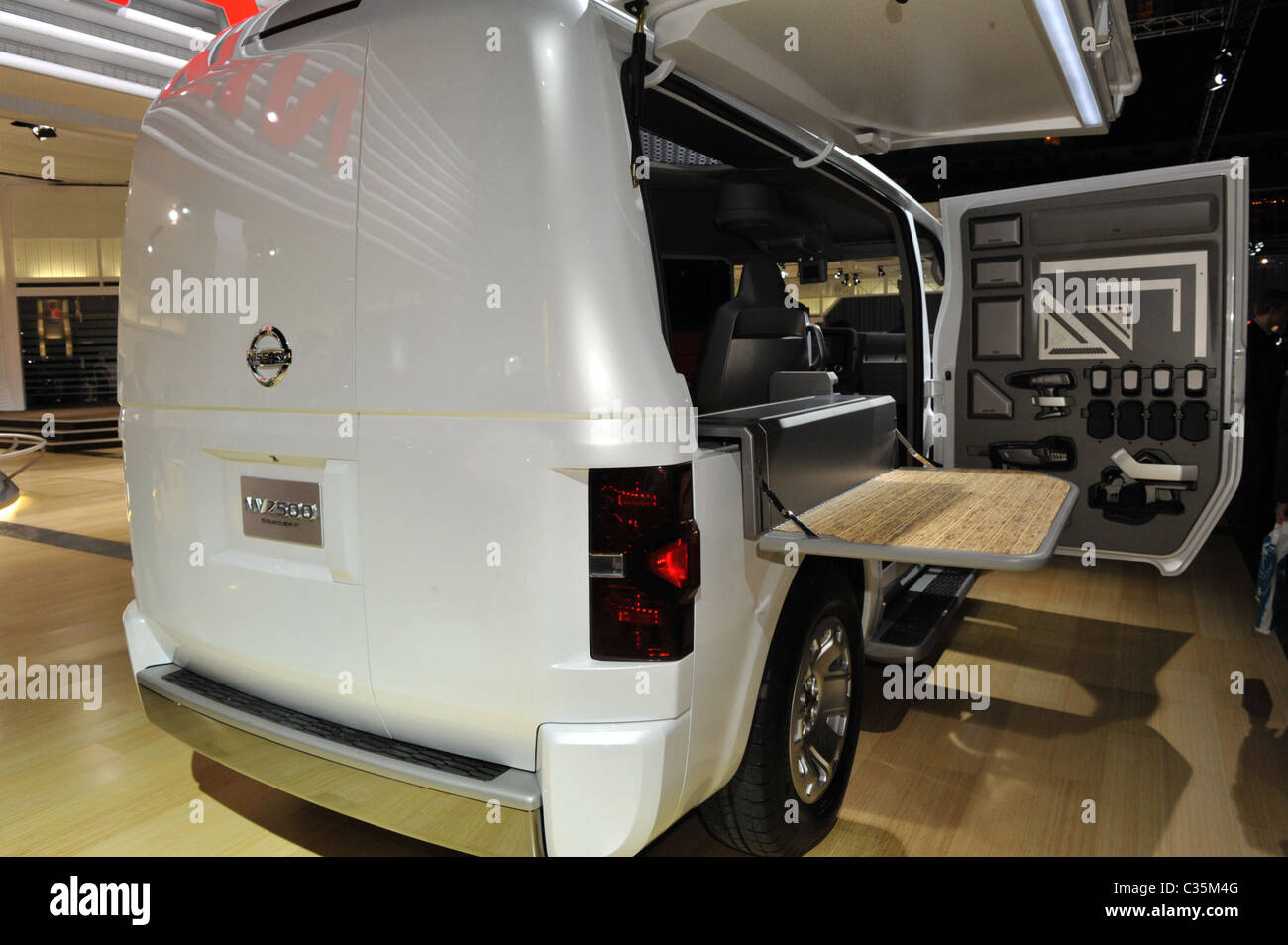 Nissan toronto autoshow hi-res stock photography and images - Alamy