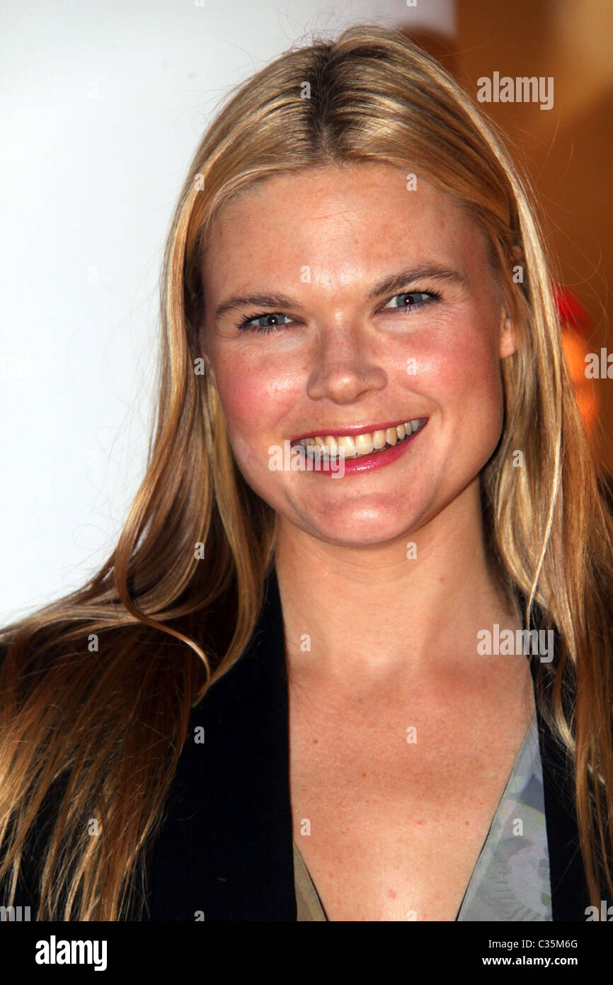 Kate Schelter Mercedes-Benz IMG New York Fashion Week Fall 2009 - Wren ...