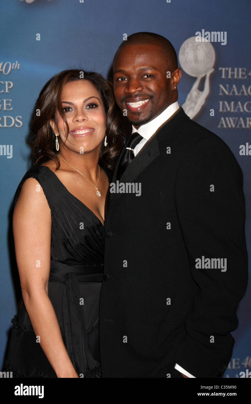 Sean Patrick Thomas Wife