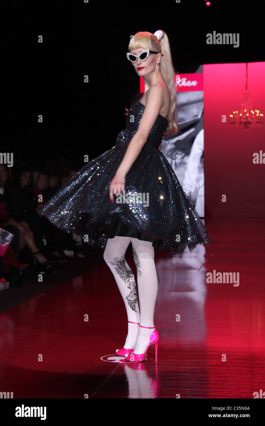 Model Mercedes-Benz IMG New York Fashion Week Fall 2009 - Barbie Fall ...