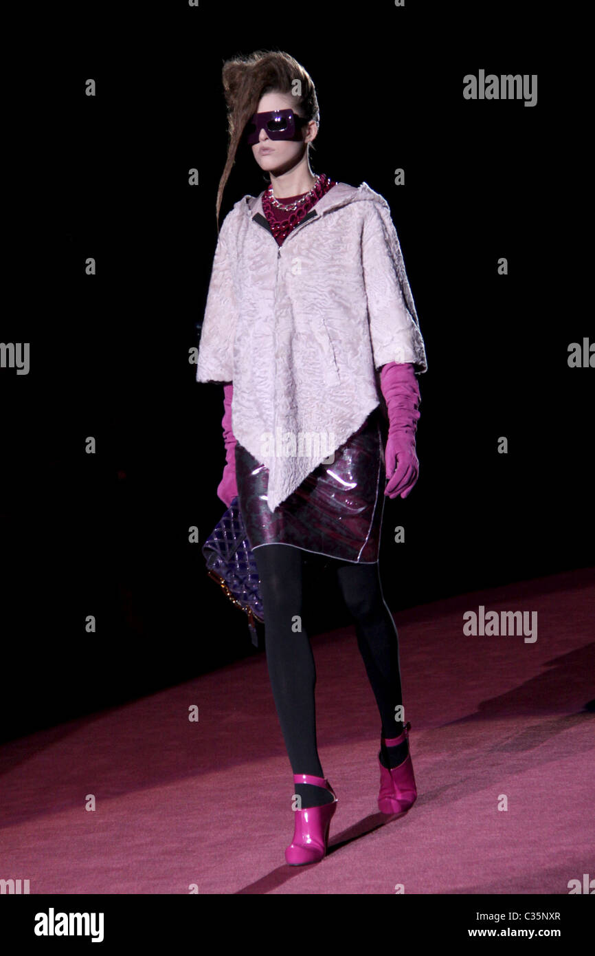 Models Mercedes-Benz IMG New York Fashion Week Fall 2009 - Marc Jacobs ...