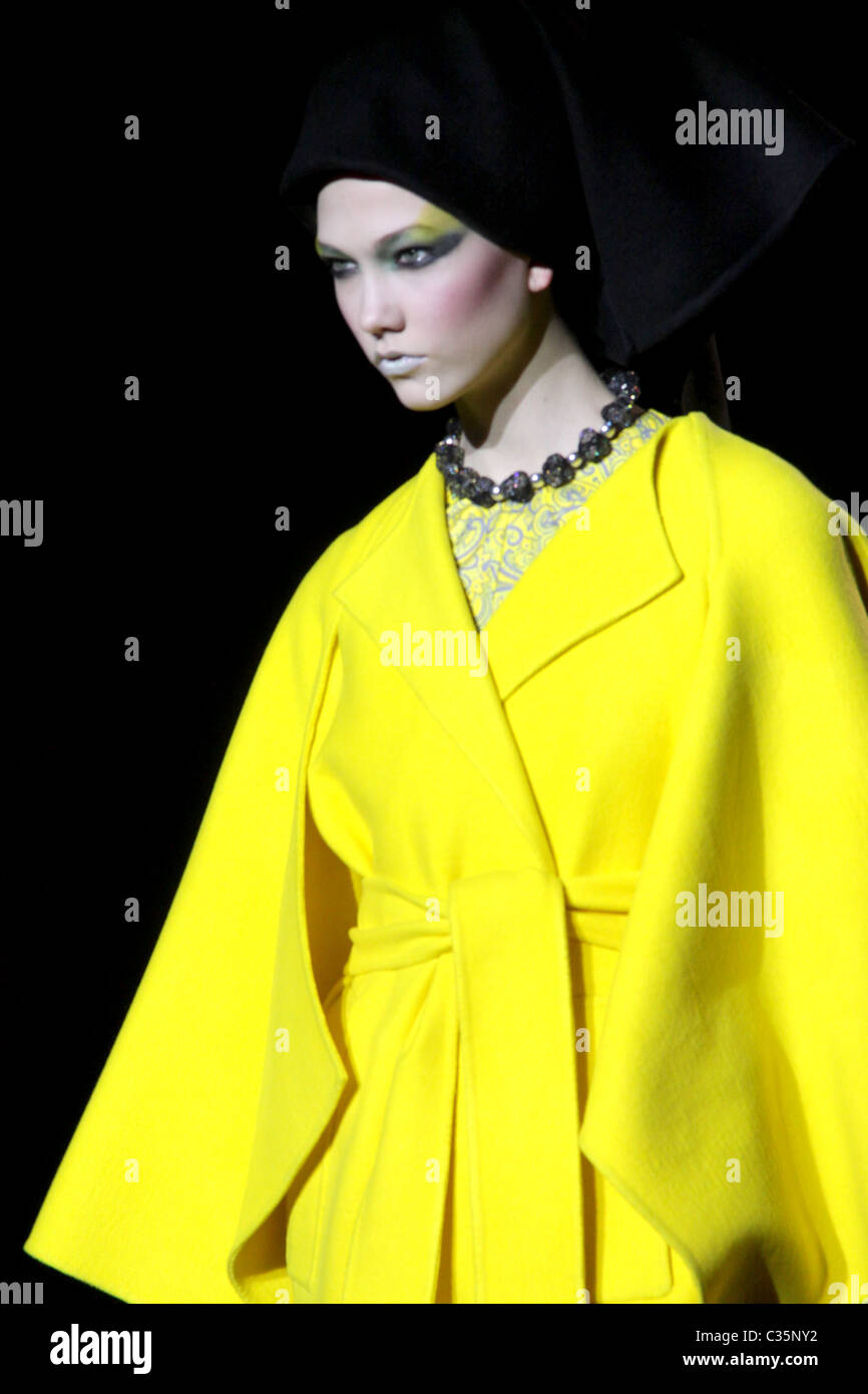 Models Mercedes-Benz IMG New York Fashion Week Fall 2009 - Marc Jacobs ...