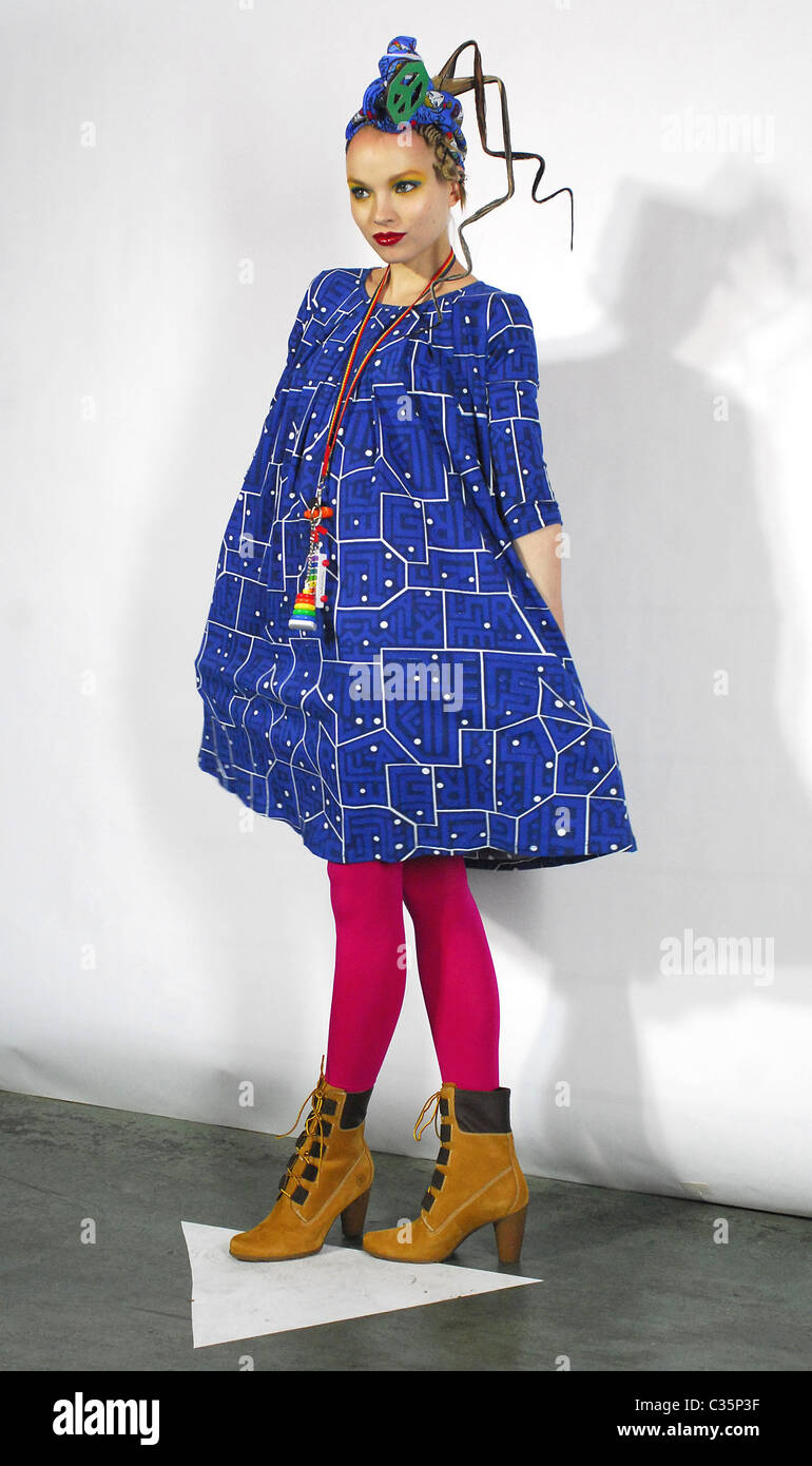 Model Mercedes-Benz IMG New York Fashion Week Fall 2009 - Gerlan Jeans ...