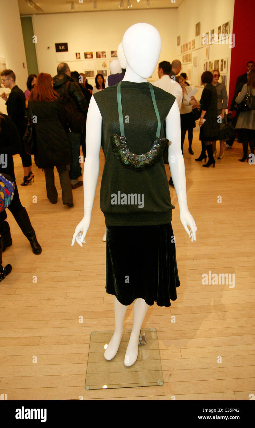 Mercedes-Benz IMG New York Fashion Week Fall 2009 - Vittadini ...