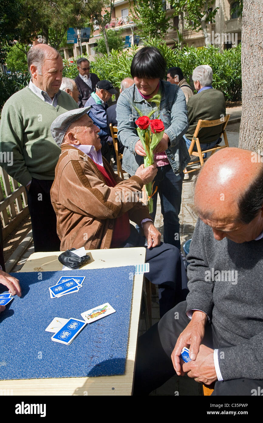 Spanish/Catalan men playing cards outdoors in the sun Stock Photo - Alamy