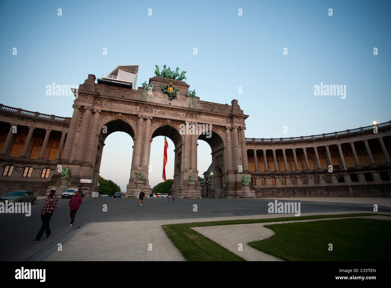 Triumphal arch at the Parc du Cinquantenaire (Jubelpark). The ...