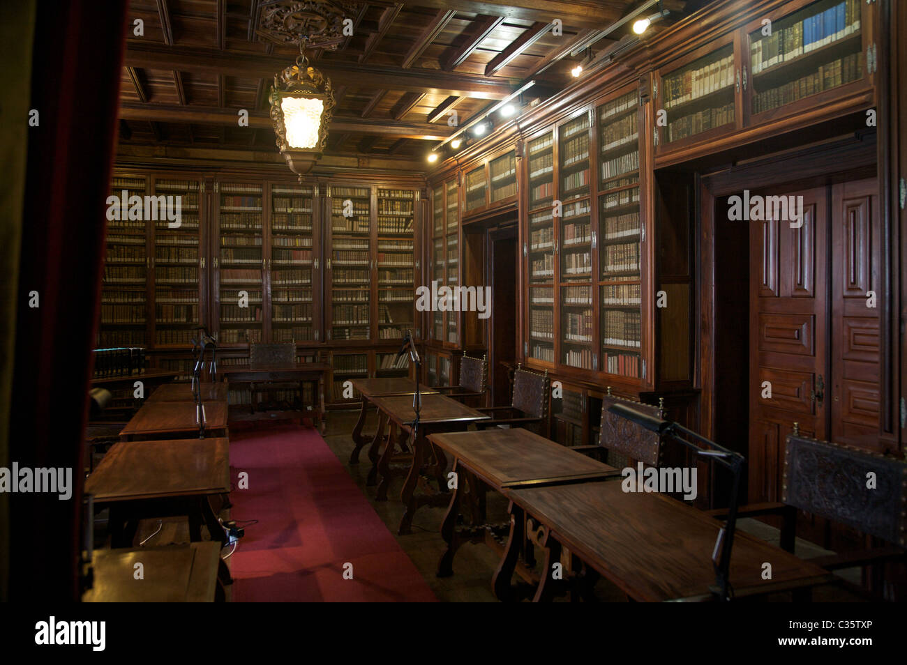 Historic library hi-res stock photography and images - Alamy