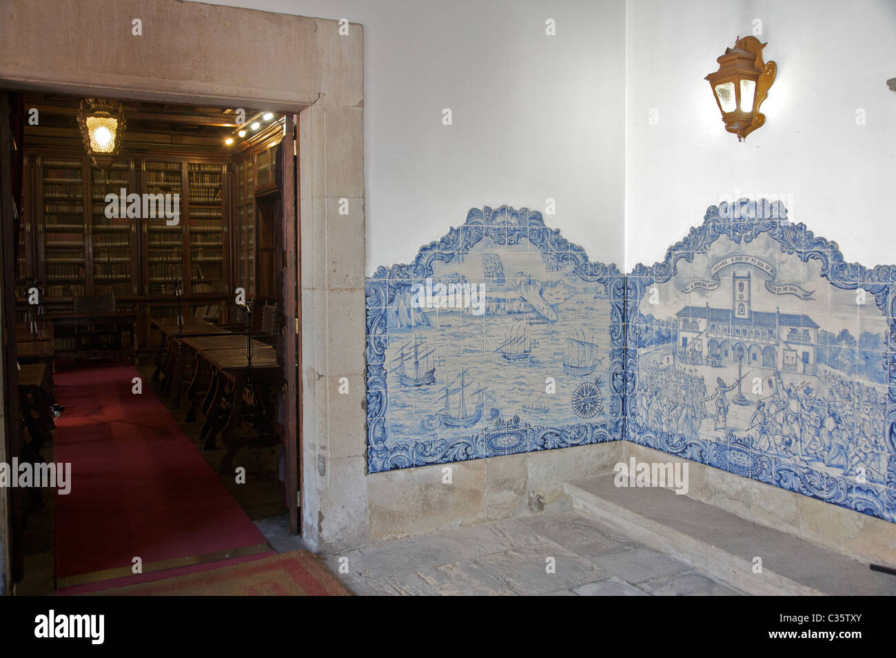 Historic ceramic hi-res stock photography and images - Alamy