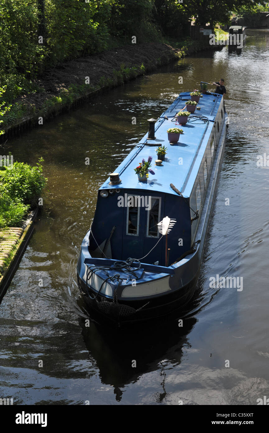 Pretty narrowboat on the Staffordshire and Worcestershire Canal at ...