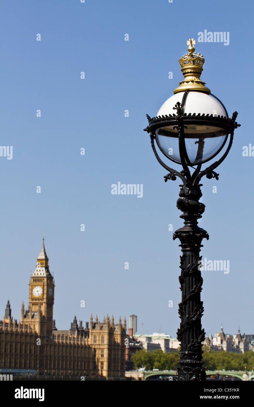 City of westminster lamp post hi-res stock photography and images - Alamy