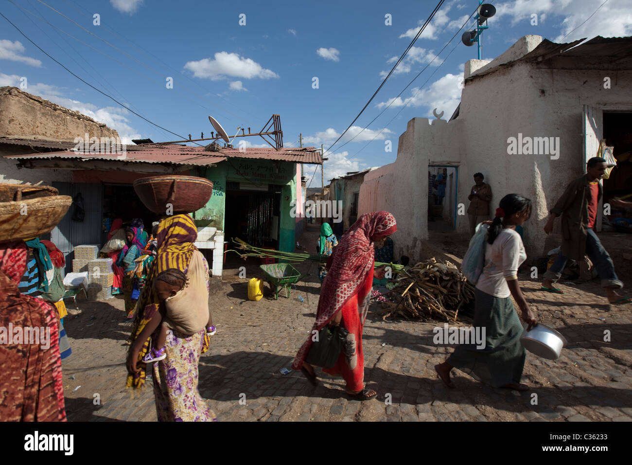 Street scene - Old Town, Harar Ethiopia, Africa Stock Photo - Alamy