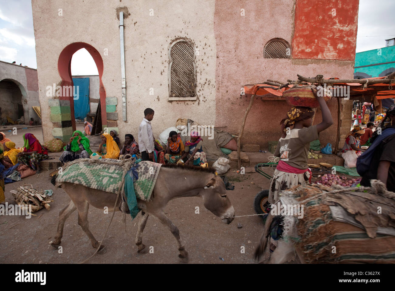 Street scene - Old Town, Harar Ethiopia, Africa Stock Photo - Alamy