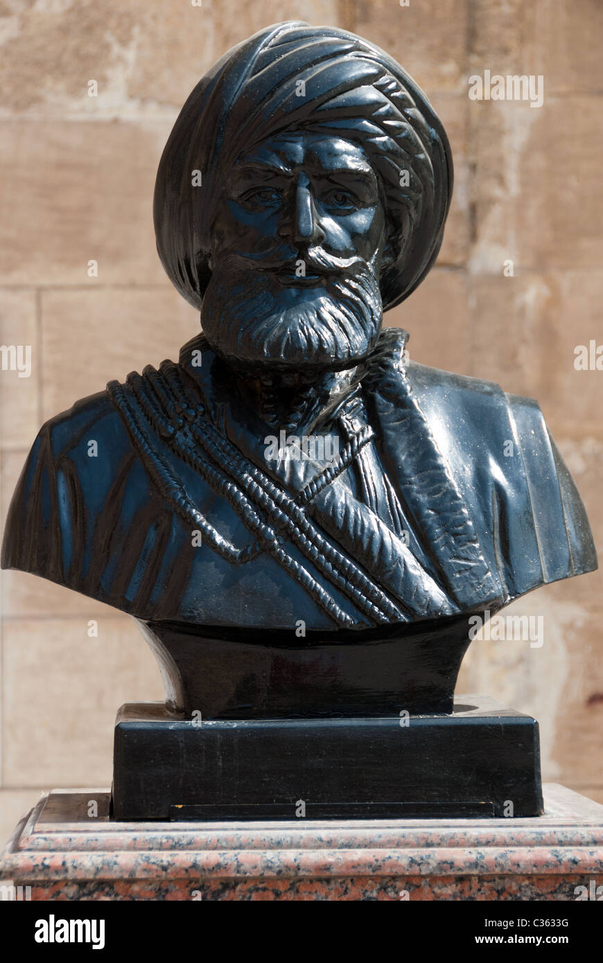 Saladin statue hi-res stock photography and images - Alamy