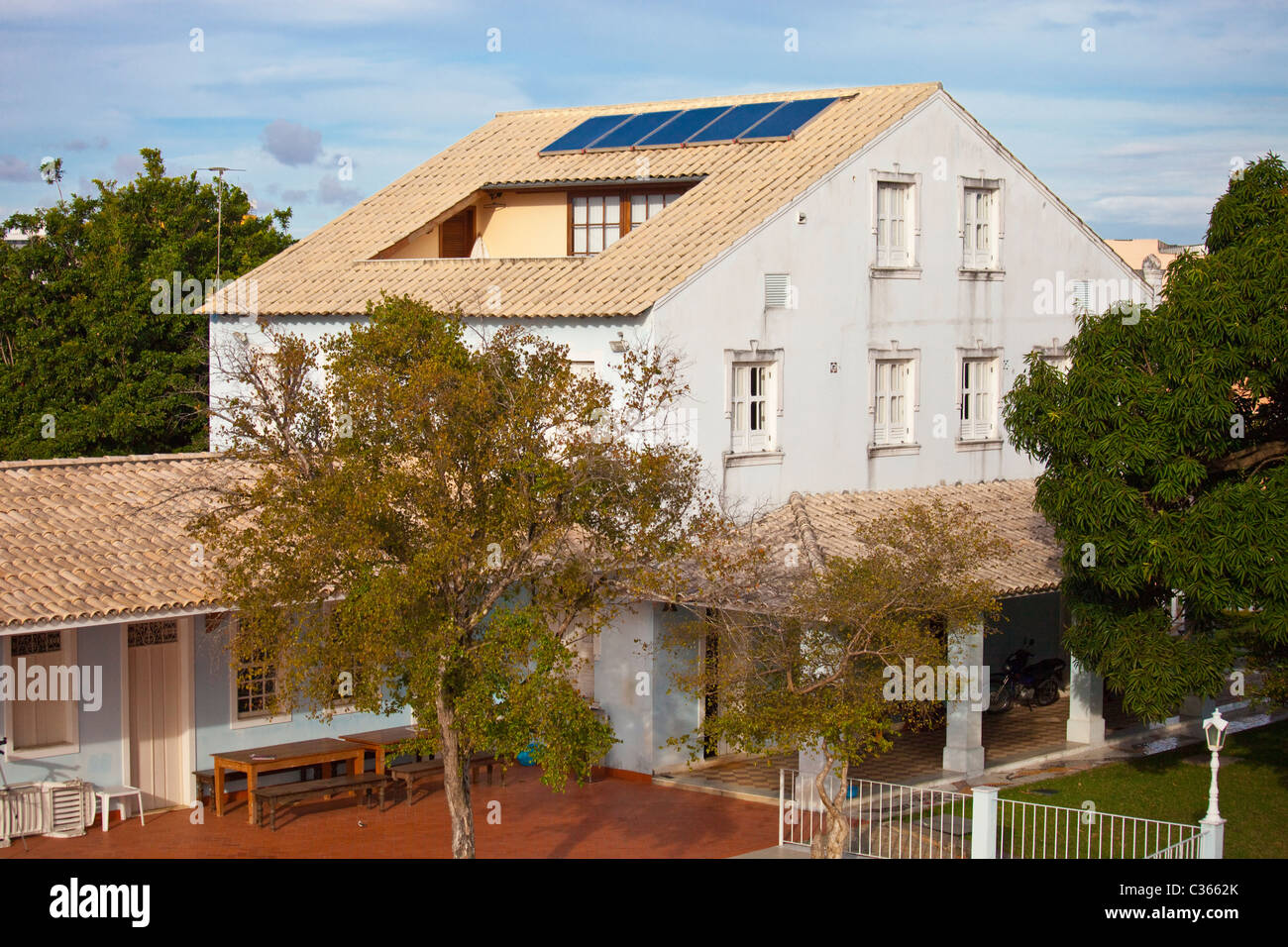 Rooftop solar panels on home hi-res stock photography and images - Alamy