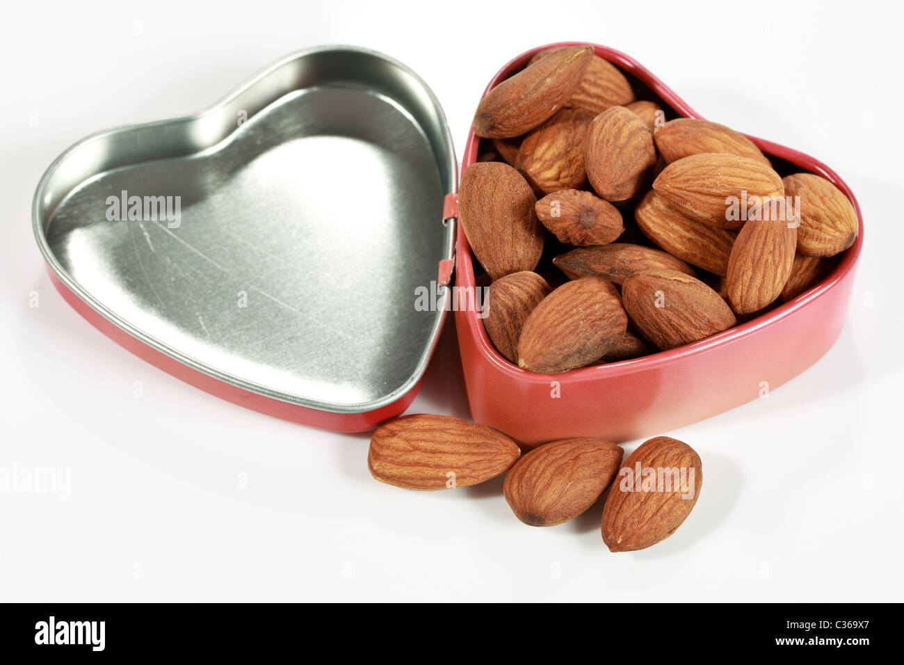 Almonds hi-res stock photography and images - Alamy