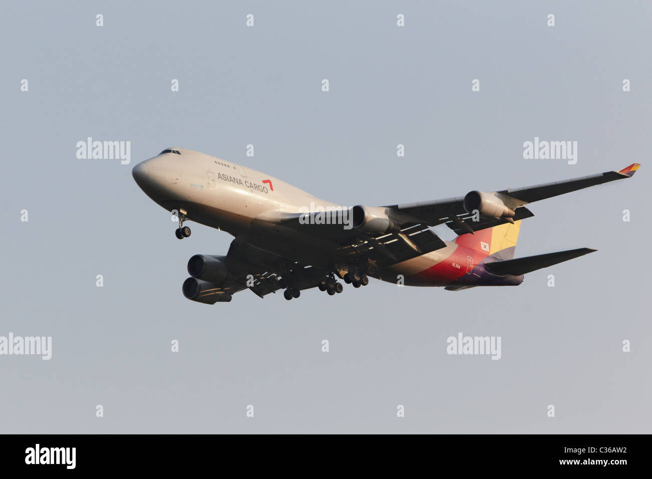 Asiana airlines boeing 747 400 hi-res stock photography and images - Alamy