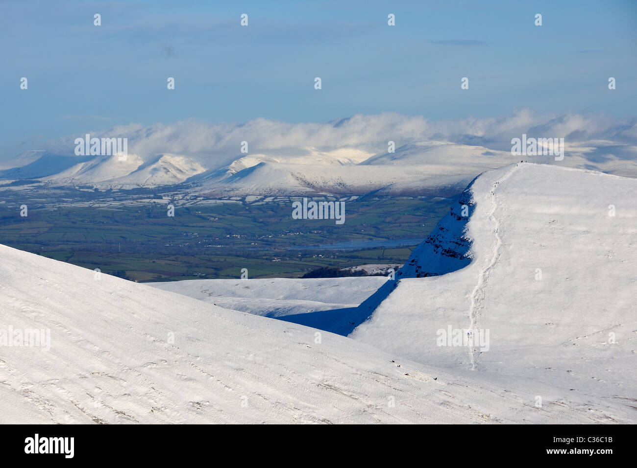 Brecon beacons in snow hi-res stock photography and images - Alamy