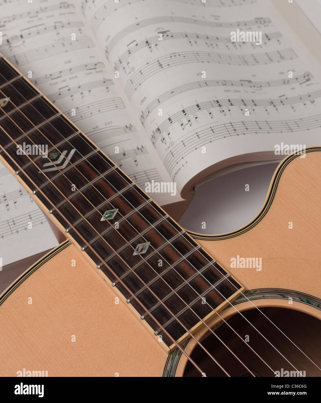 Open music book hi-res stock photography and images - Alamy