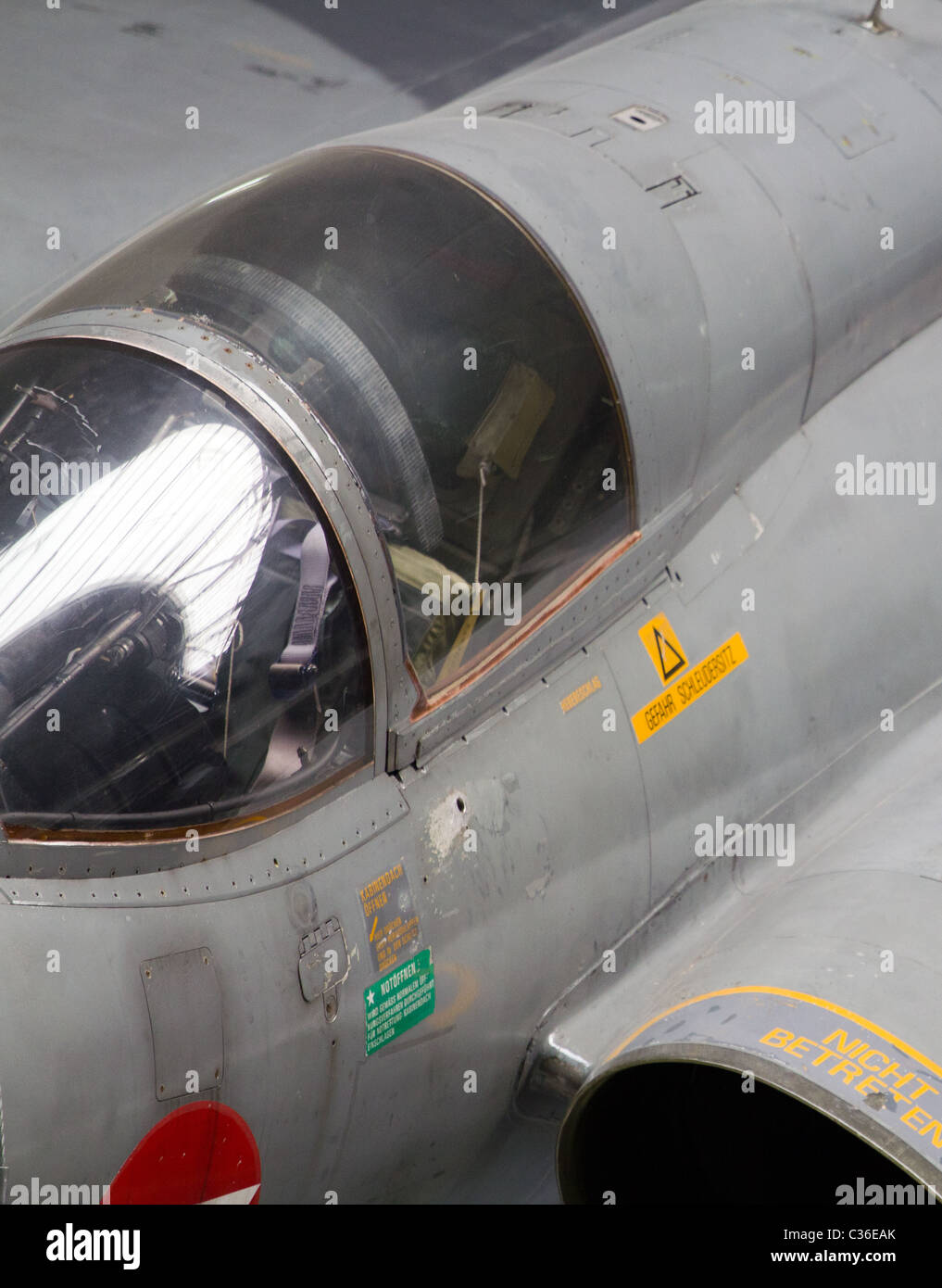 Us navy jet fighter airplane hi-res stock photography and images - Alamy