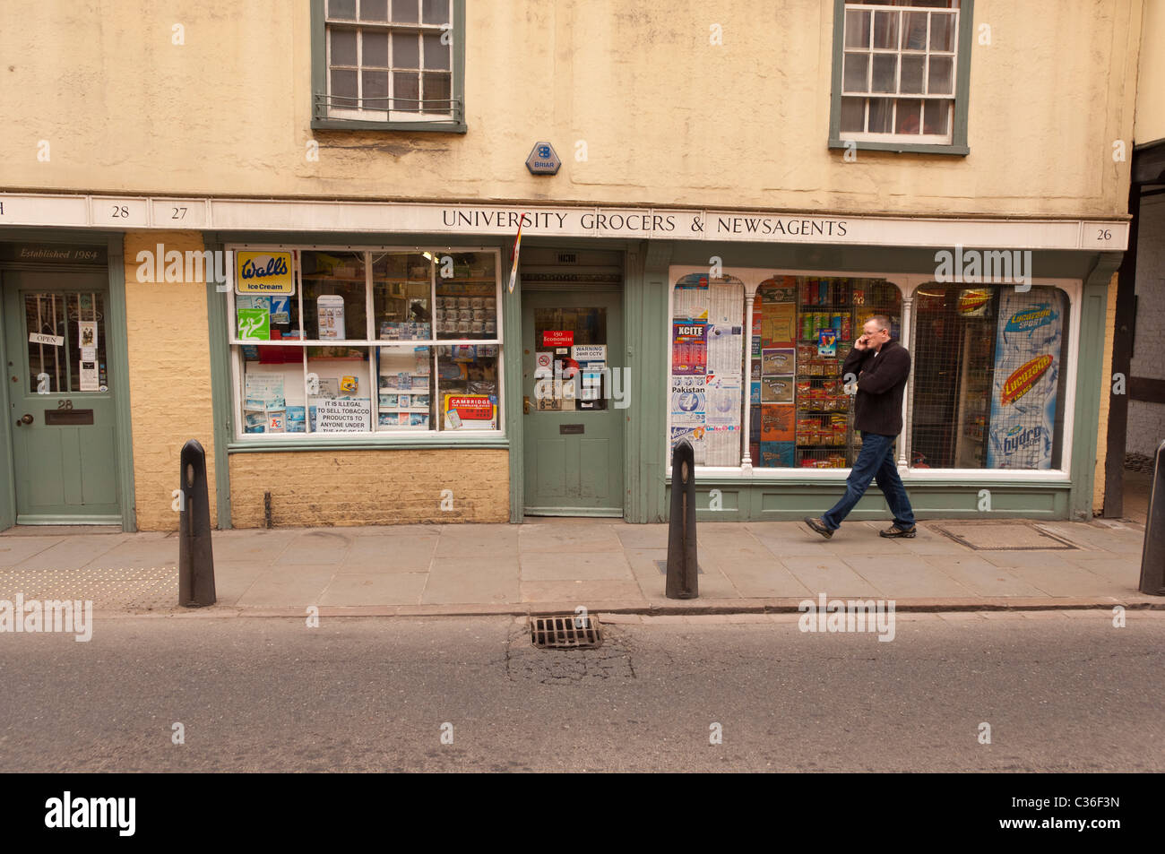Newsagents shop britain hi-res stock photography and images - Alamy