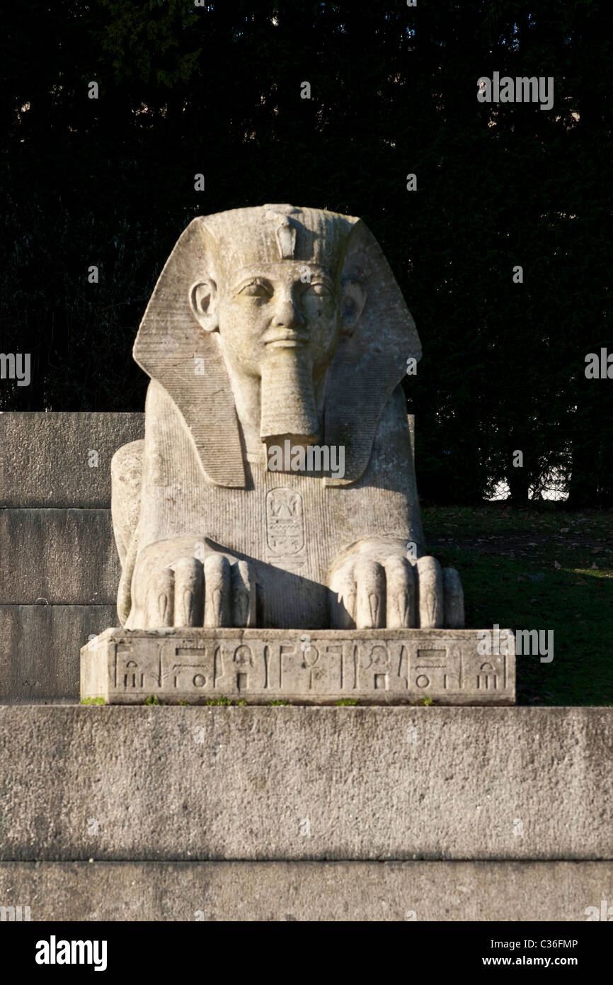 Head on image of the Egyptian sphinx and stairs at the foot of the site ...