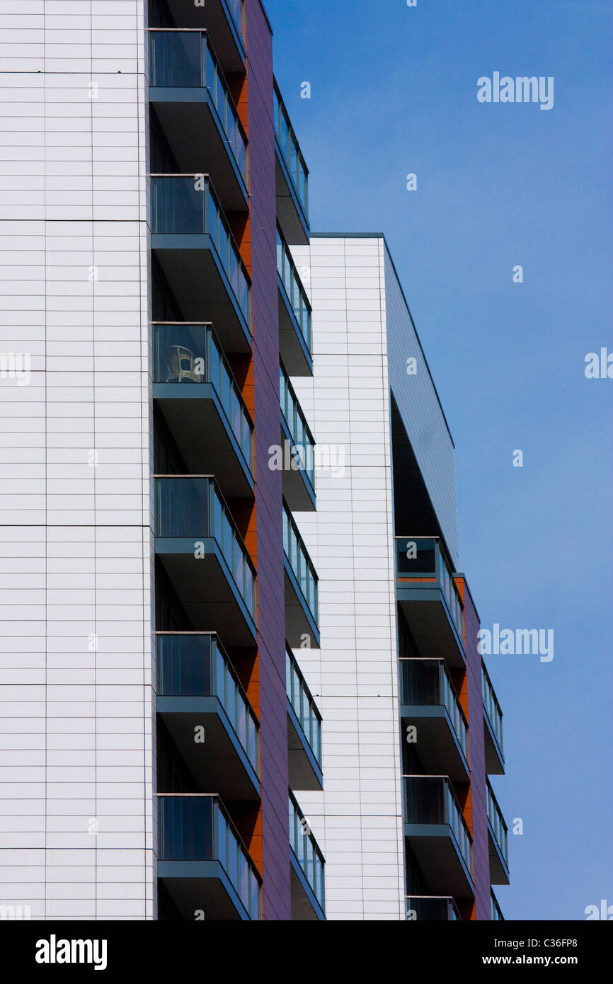 Contemporary office blocks hi-res stock photography and images - Alamy