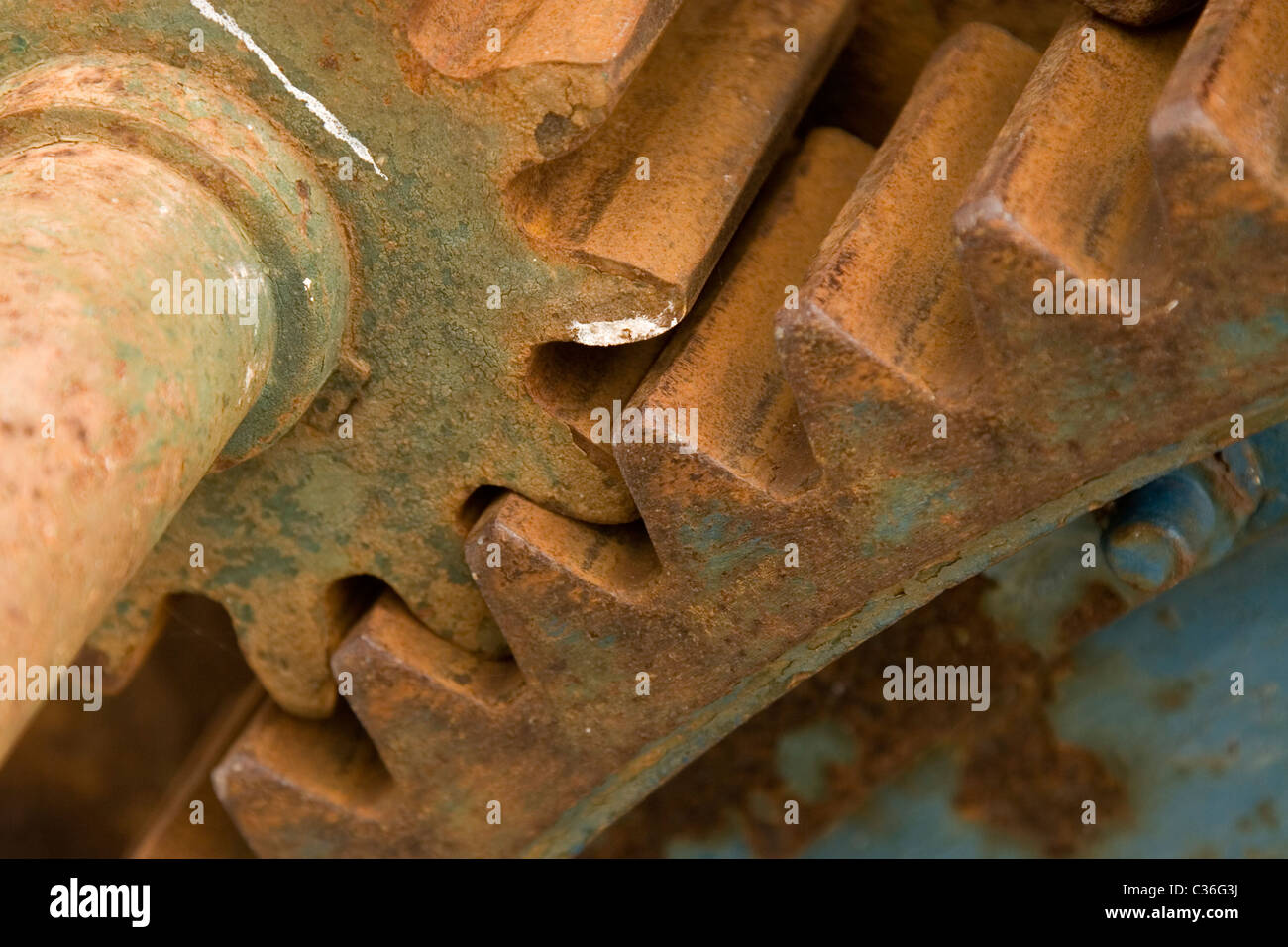 Old iron gears hi-res stock photography and images - Alamy
