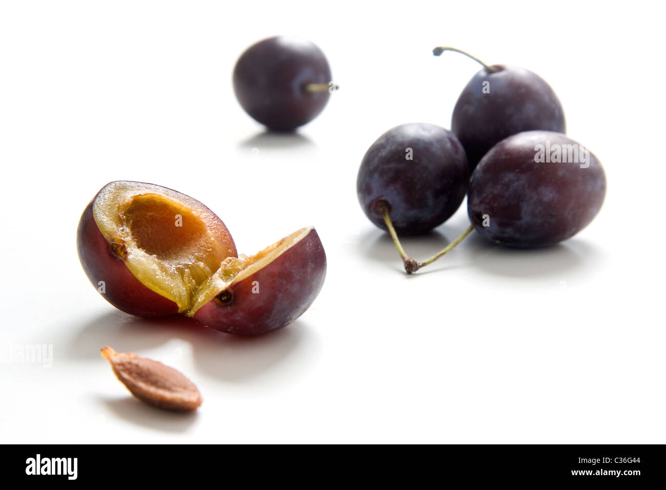 Variety of plums hi-res stock photography and images - Alamy