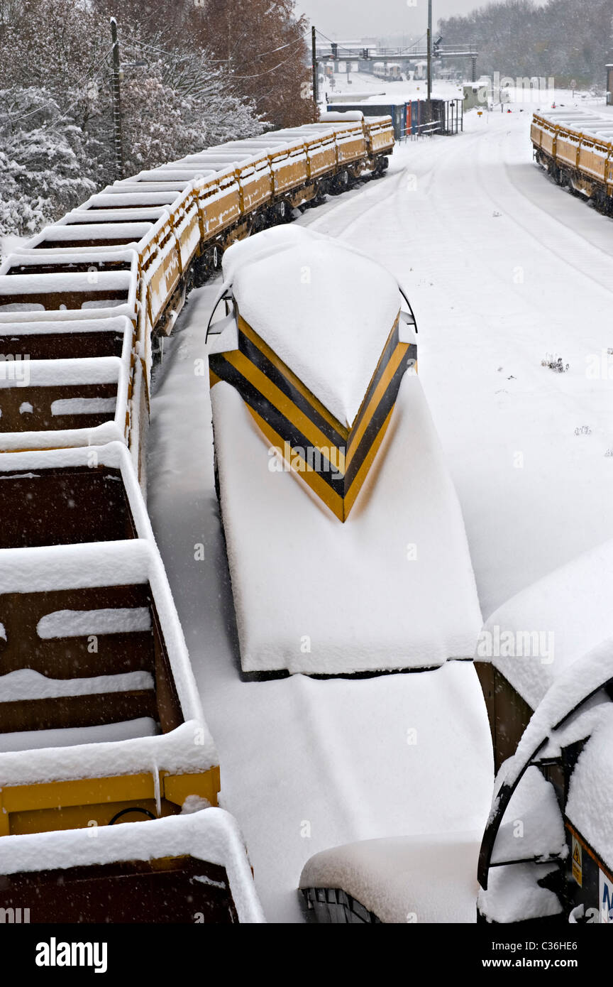 Trucks tracks railway hi-res stock photography and images - Alamy