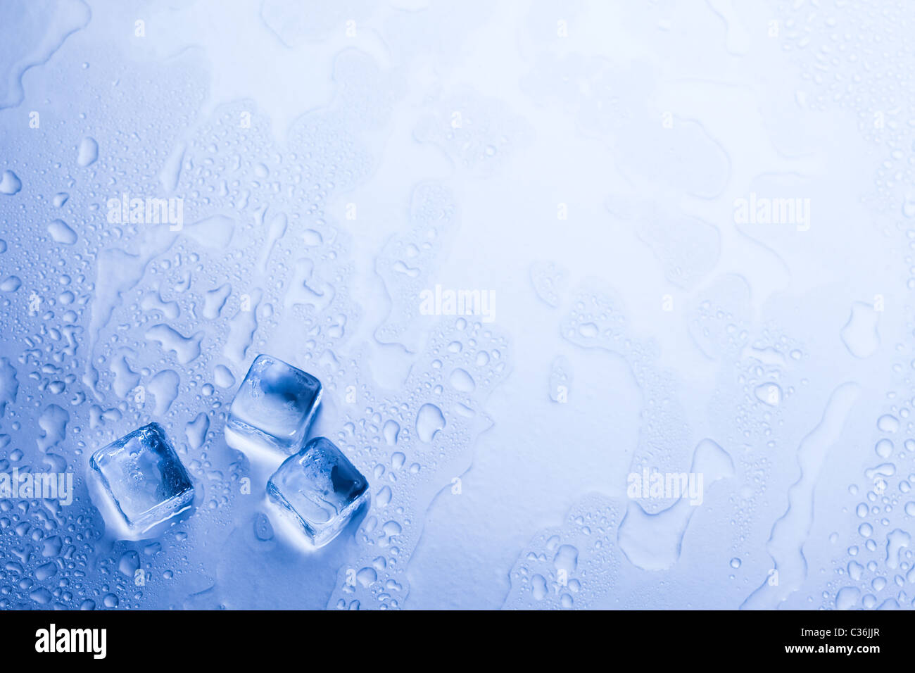 Ice cubes & aqua Stock Photo - Alamy