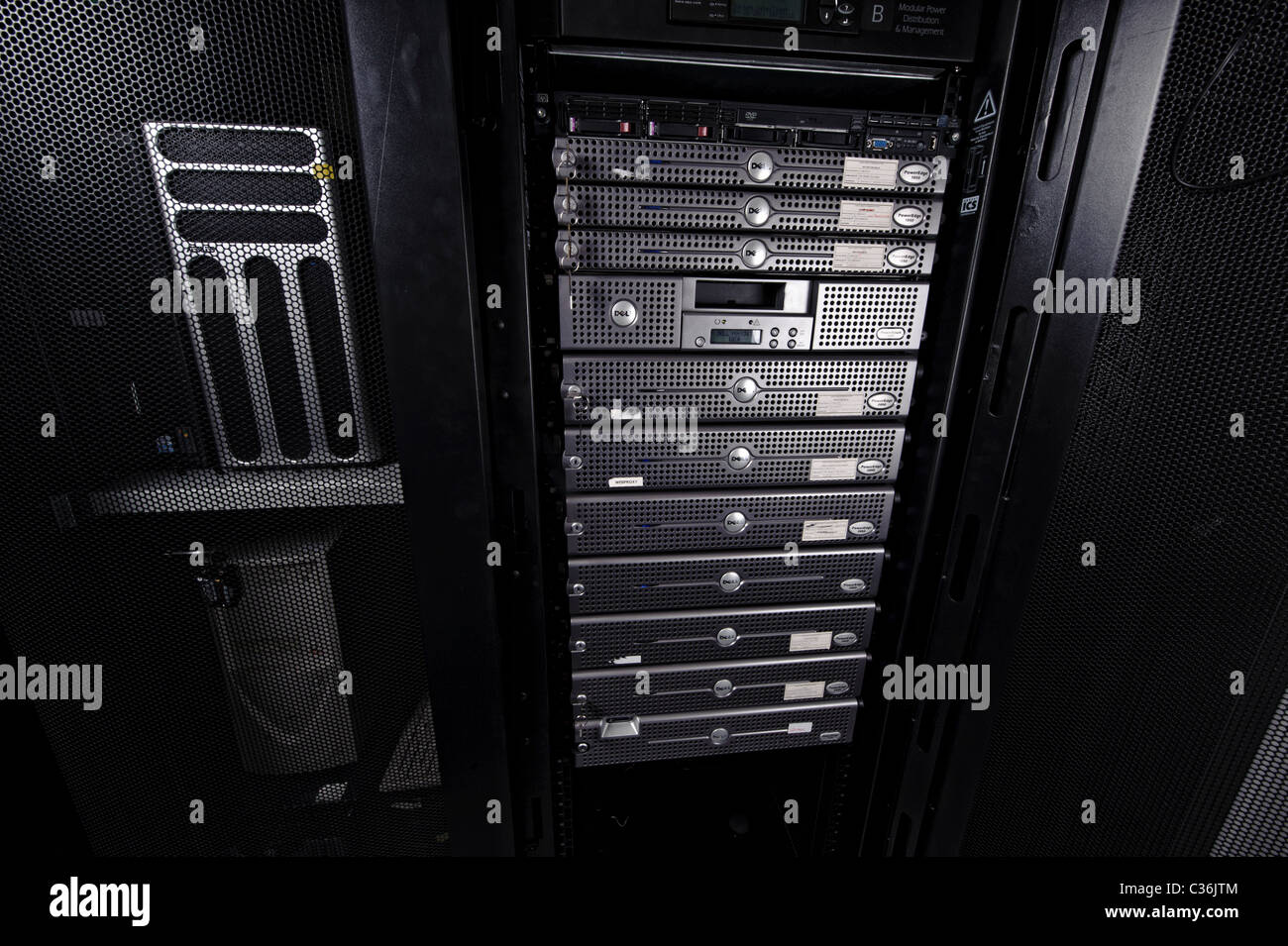 Data centre servers hi-res stock photography and images - Alamy