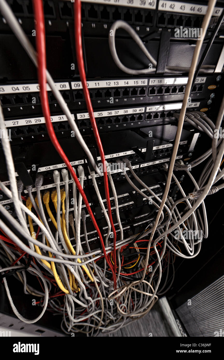 Server mess wires confusion hi-res stock photography and images - Alamy
