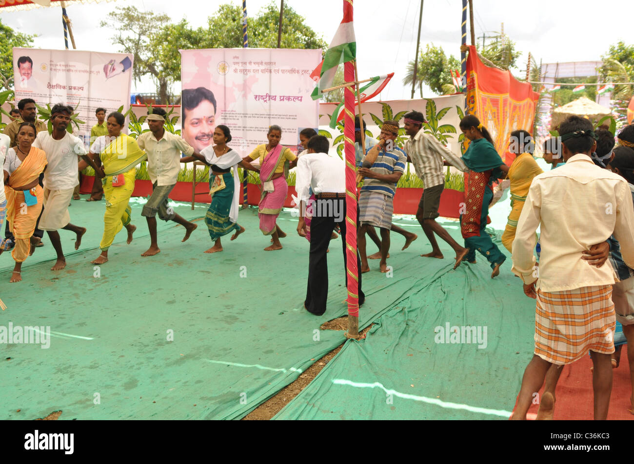 Marathi dance hi-res stock photography and images - Alamy