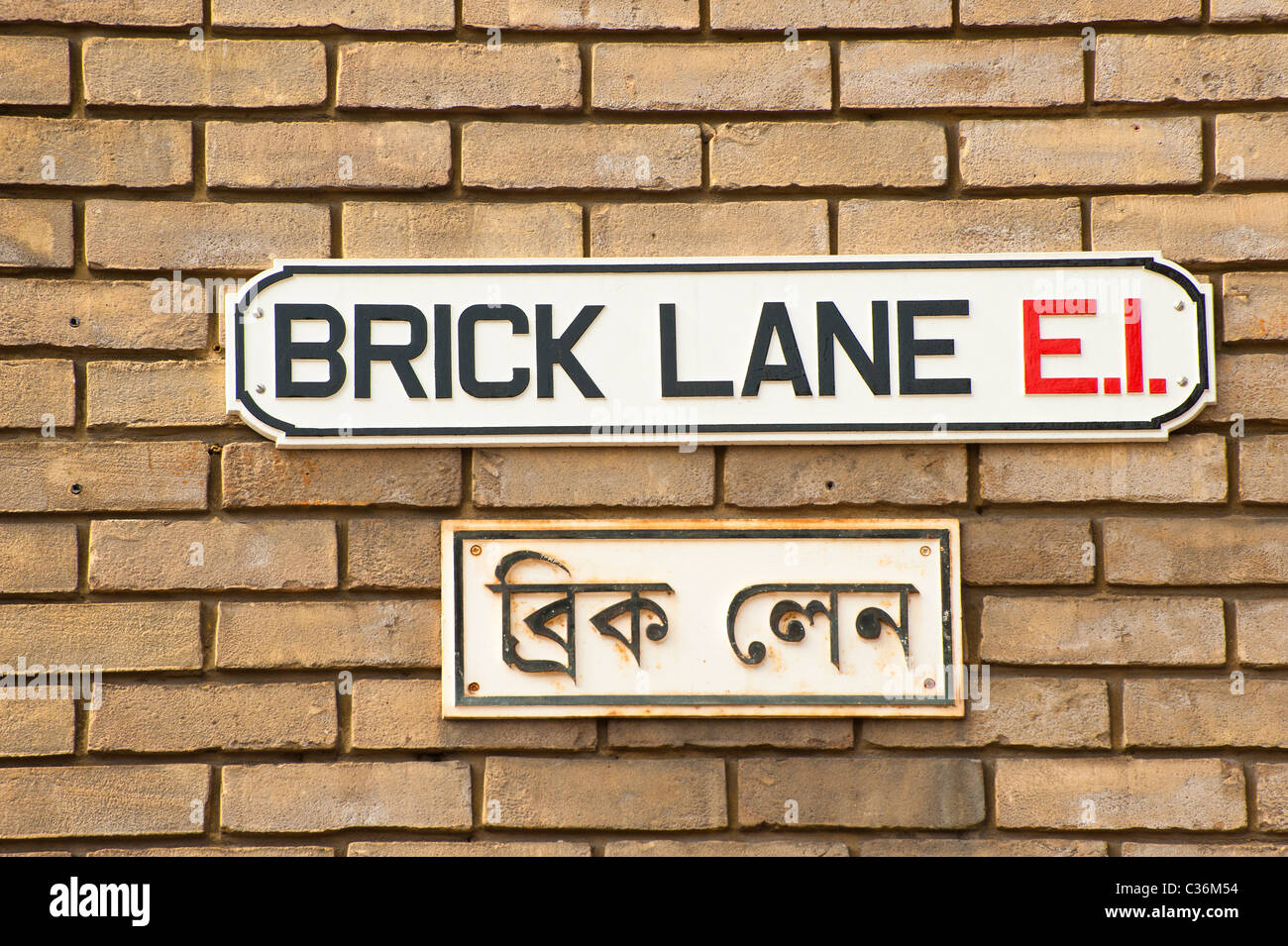 Bilingual sign signage hi-res stock photography and images - Alamy