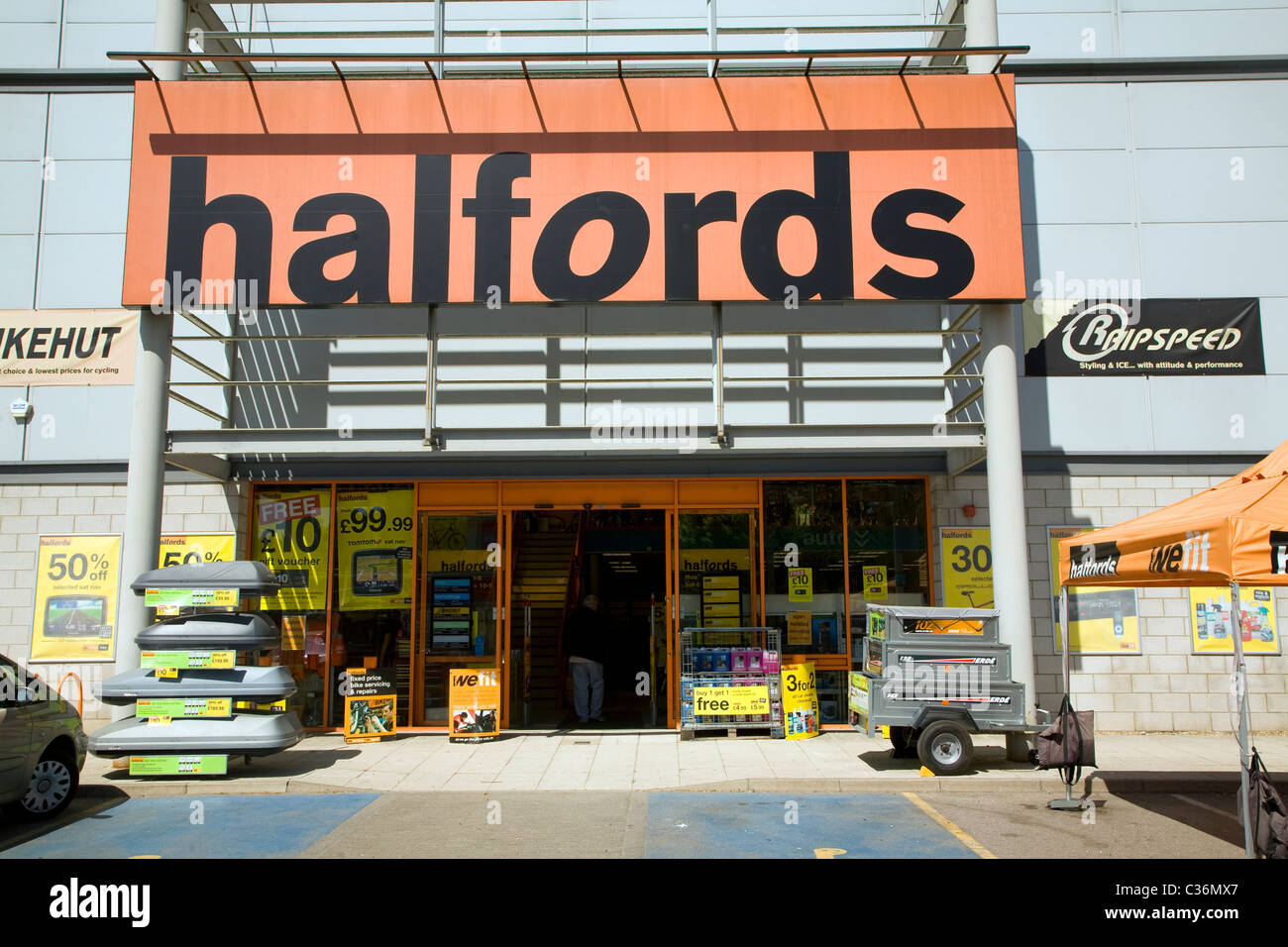 Halfords store uk shop hi-res stock photography and images - Alamy