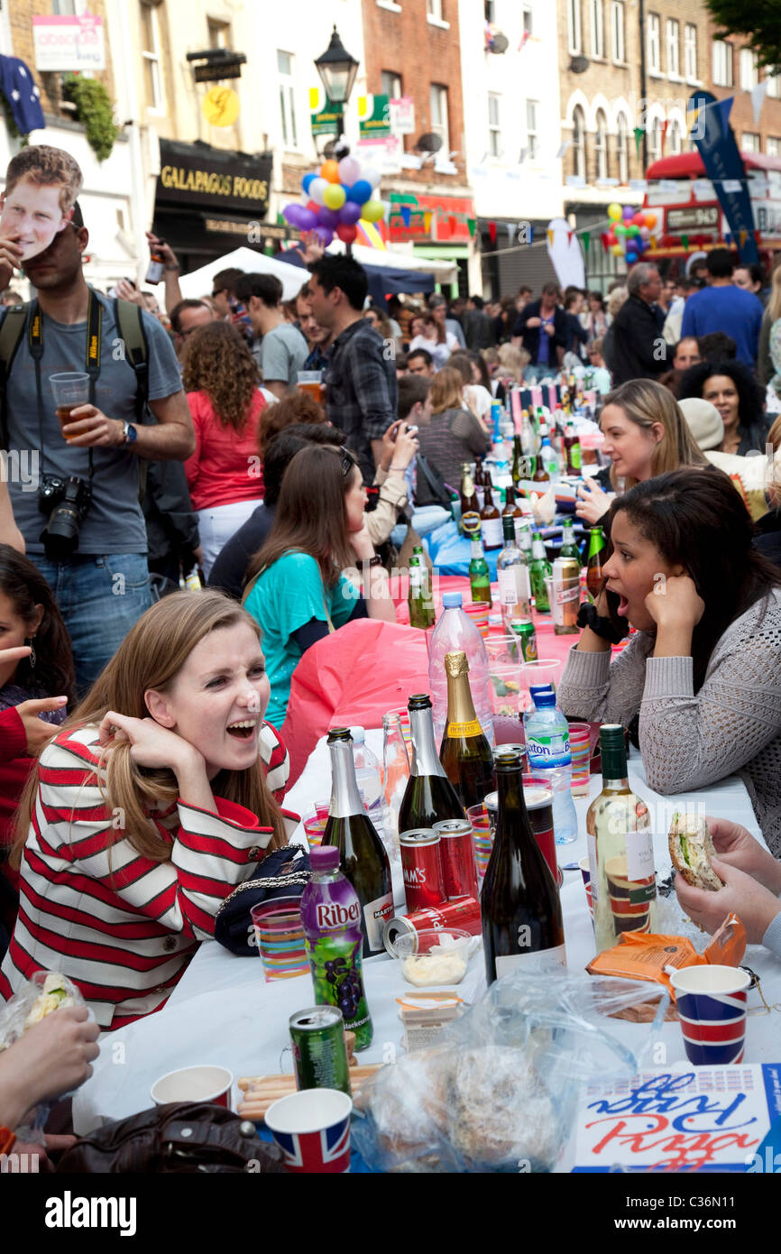 Royal street party uk hi-res stock photography and images - Alamy