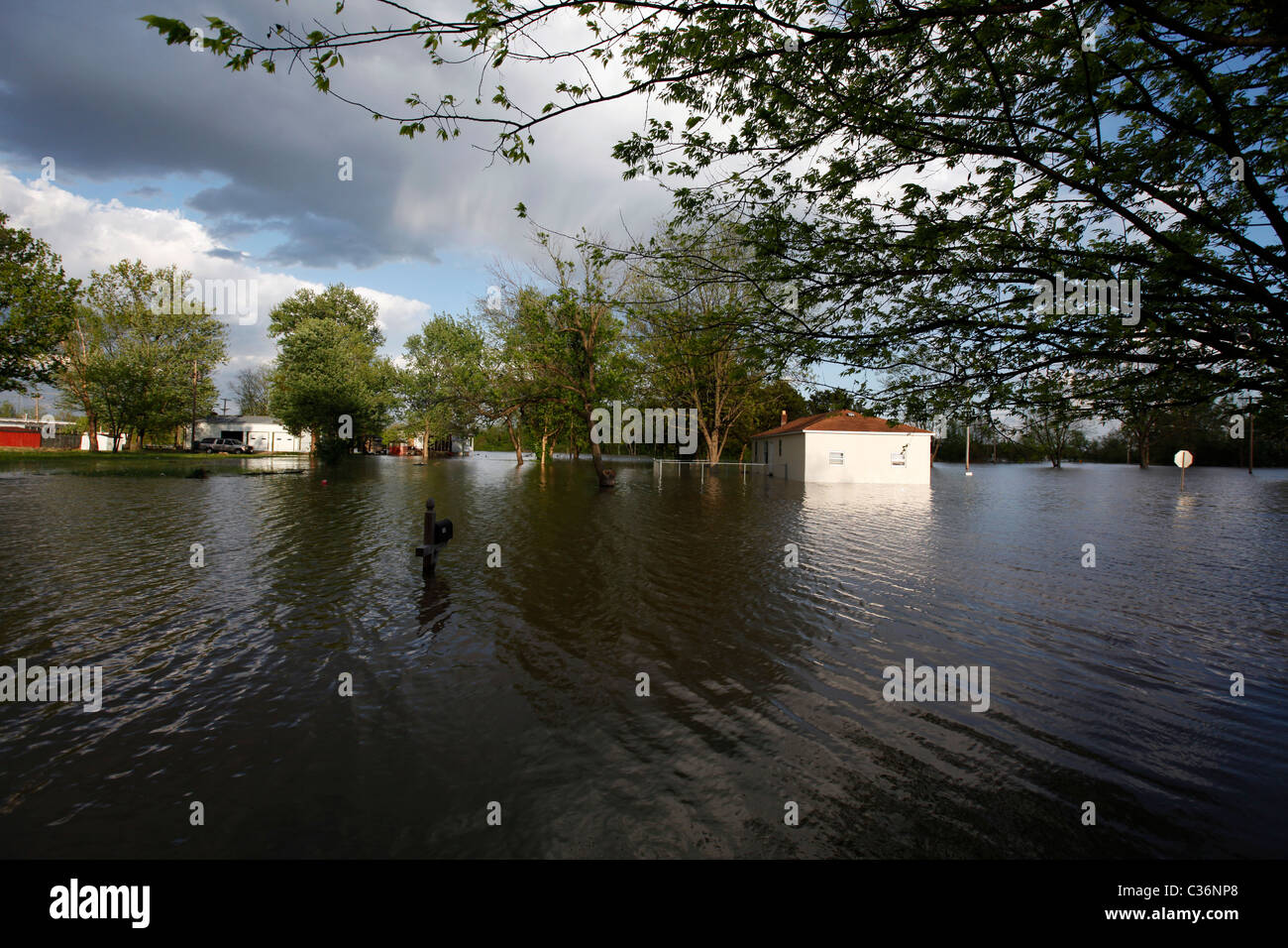 The Mississippi River floods the Red Star district in Cape Girardeau ...