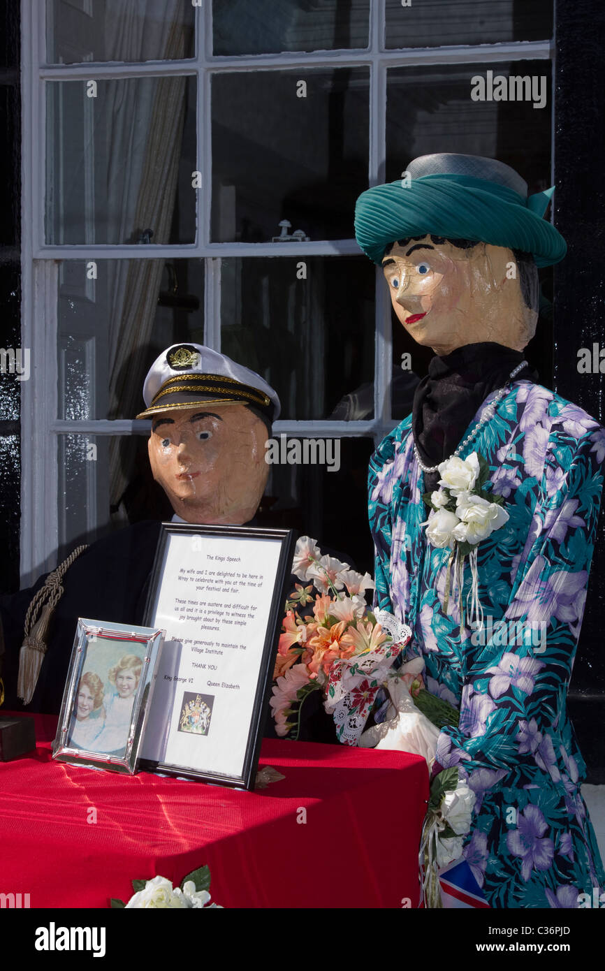 Effigy of King and Queen seated behind desk at the Wray Annual ...