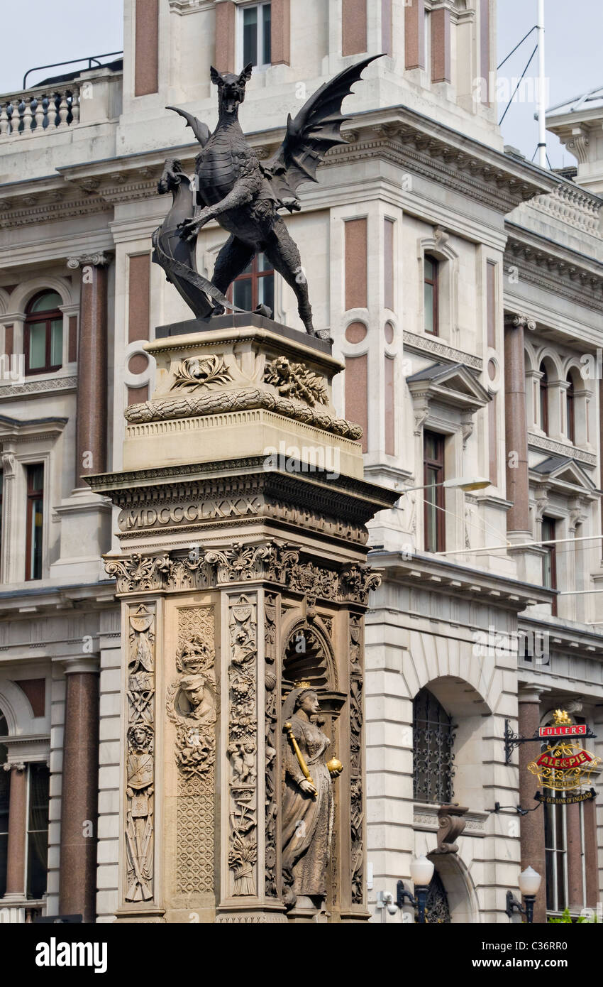 The Gryf adorns the Temple Bar Memorial (1880 Stock Photo - Alamy