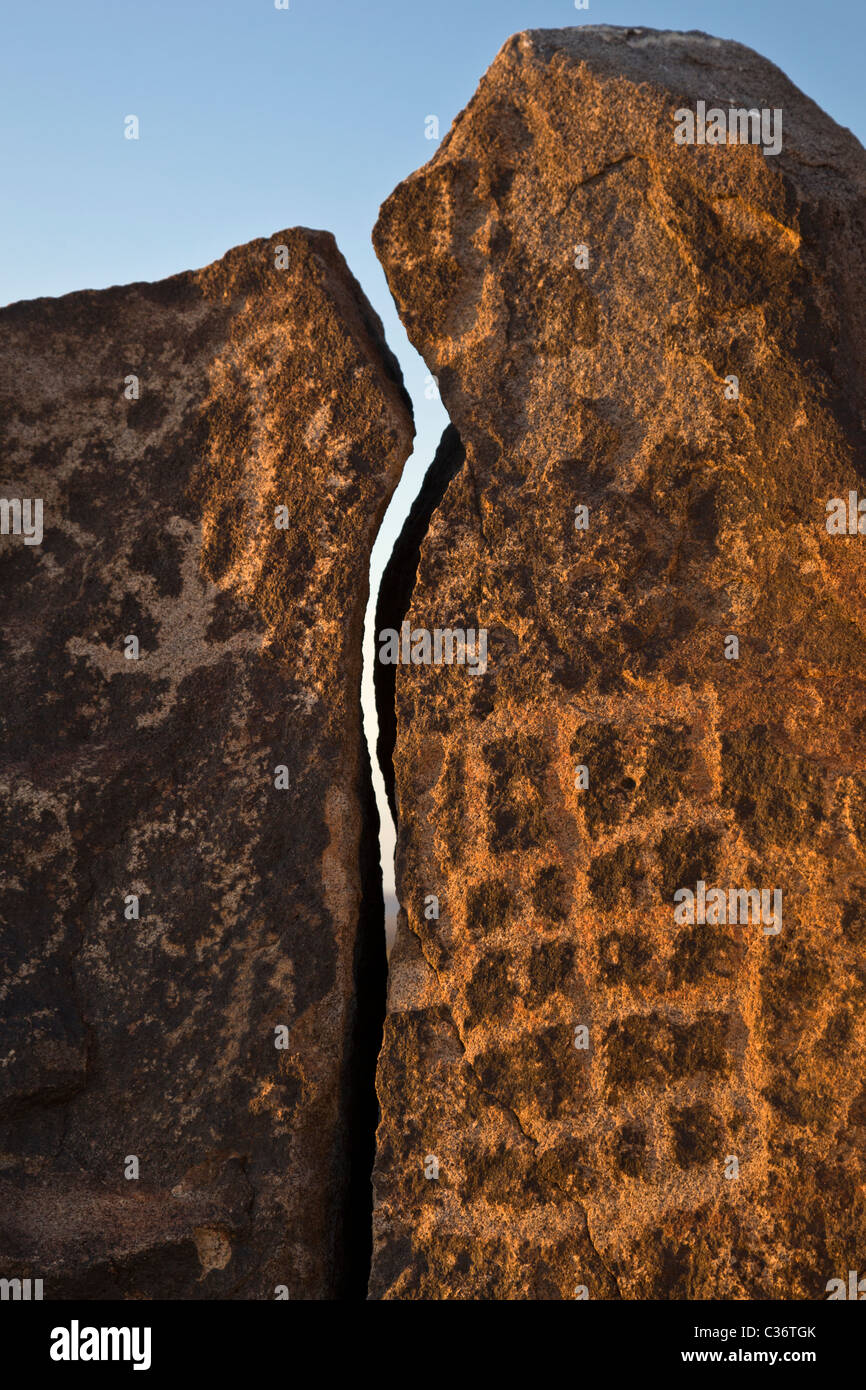 Western Archaic style (7,500 B.C. - 1 A.D.) geometric rock art at the ...