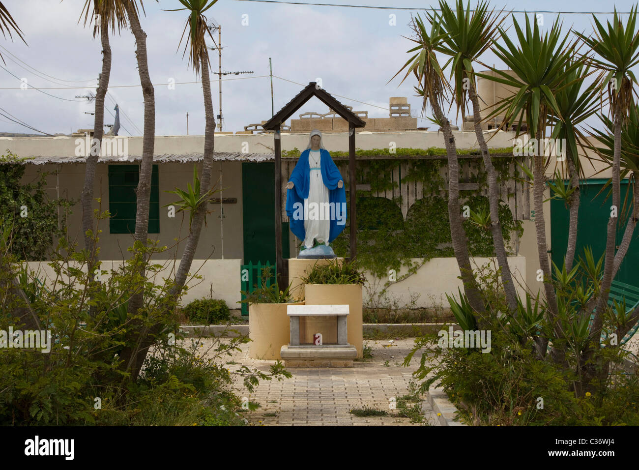marfa ridge walk isle of malta Stock Photo - Alamy