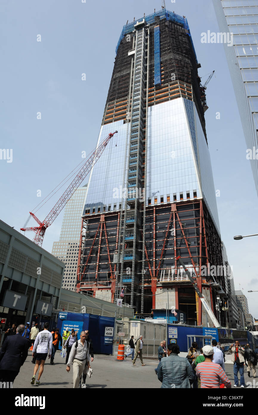 1 World Trade Center under construction in New York City. April 2011 ...