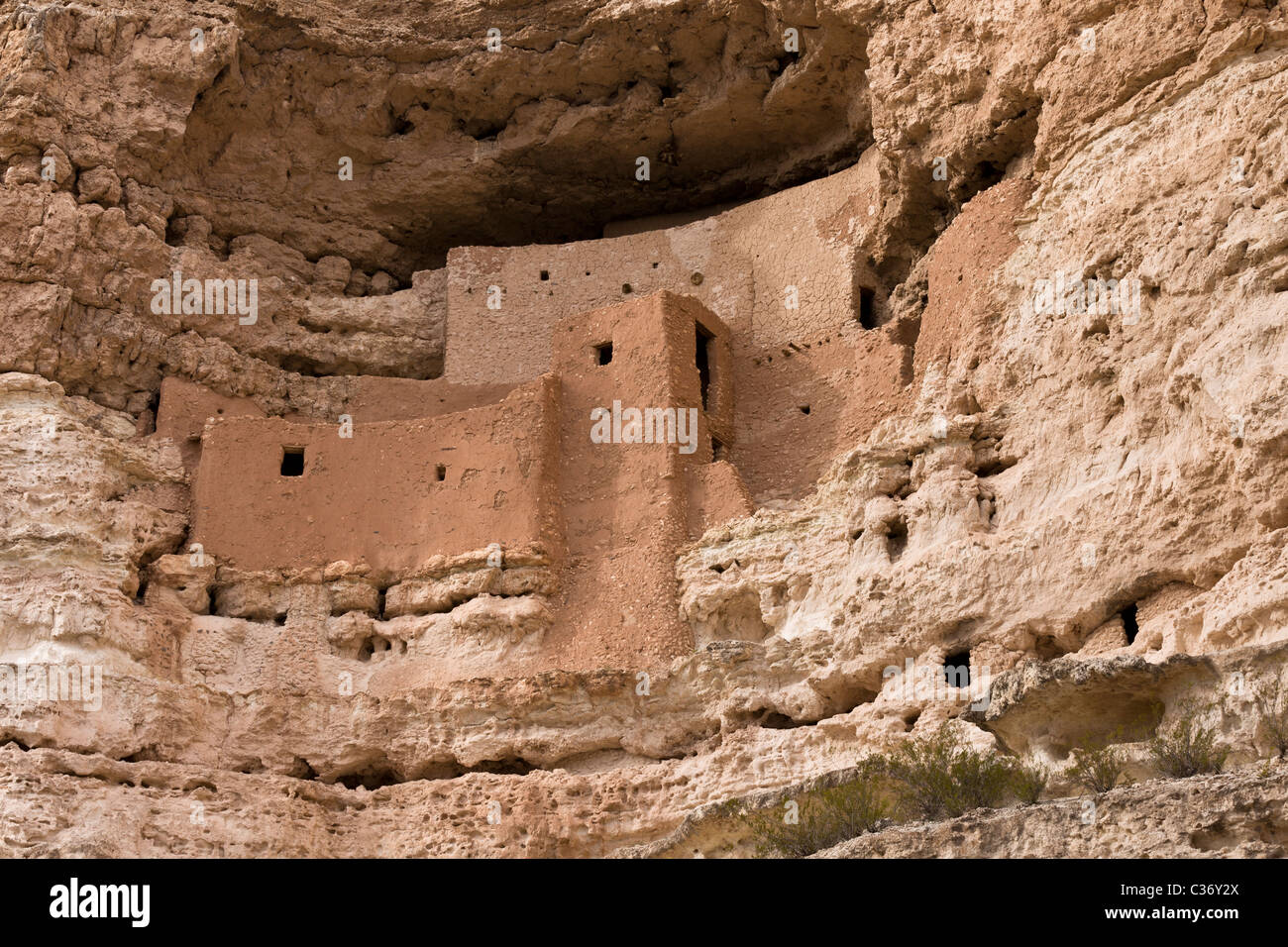 Montezuma Castle, a 20 room five story cliff dwelling built by the ...