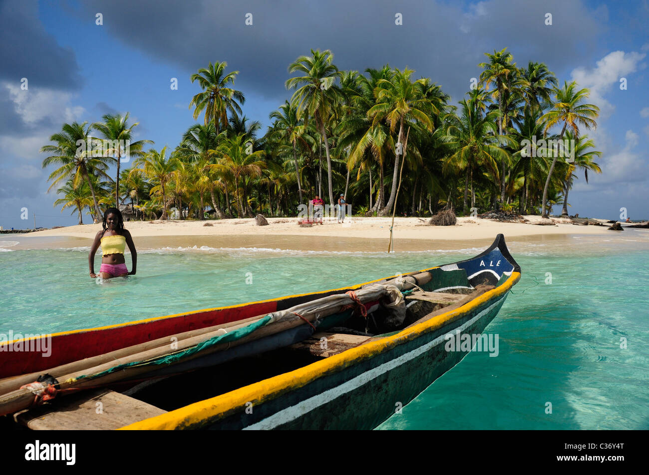 Black women with traditional boat Stock Photo - Alamy