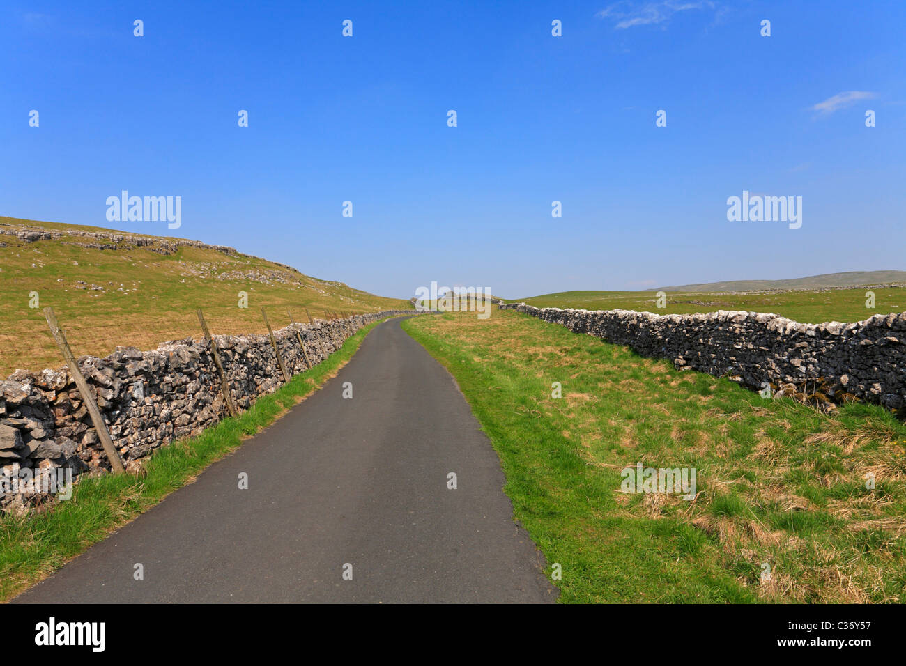 Narrow winding road above Malham, Malhamdale, North Yorkshire ...