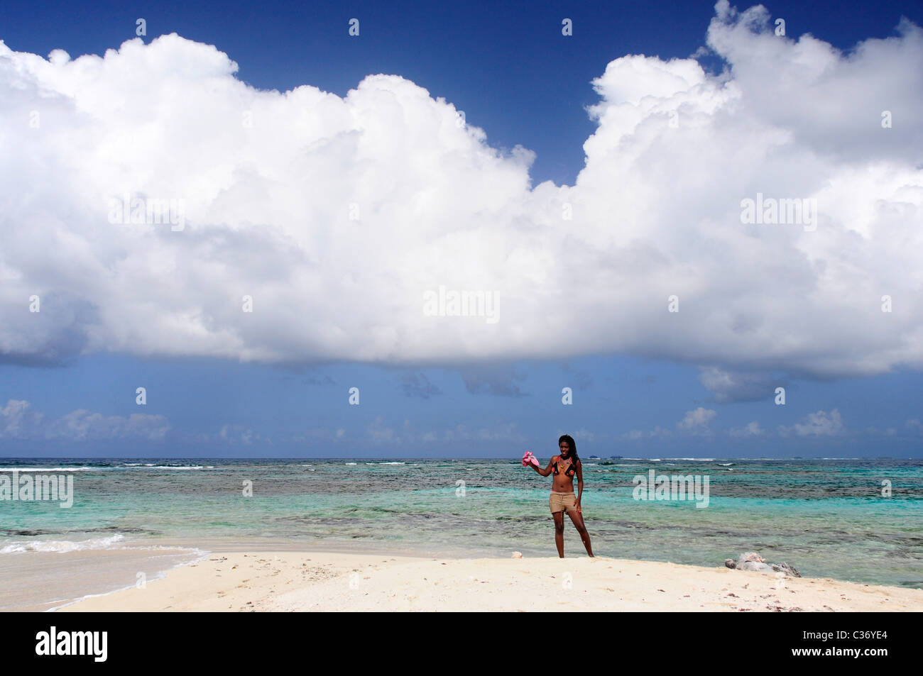 Guna yala children hi-res stock photography and images - Alamy