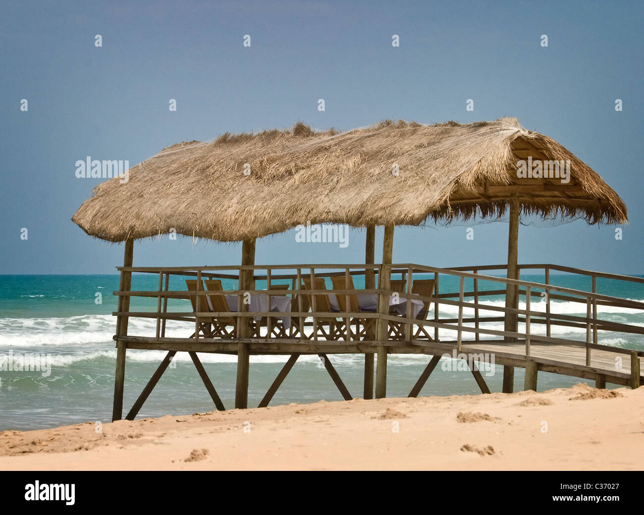 Dinner table overlooking ocean hi-res stock photography and images - Alamy