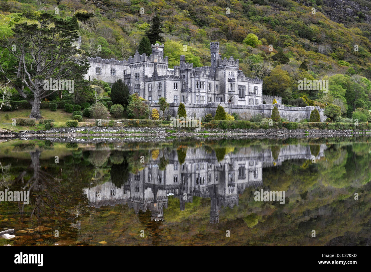 Abbey kylemore hi-res stock photography and images - Alamy