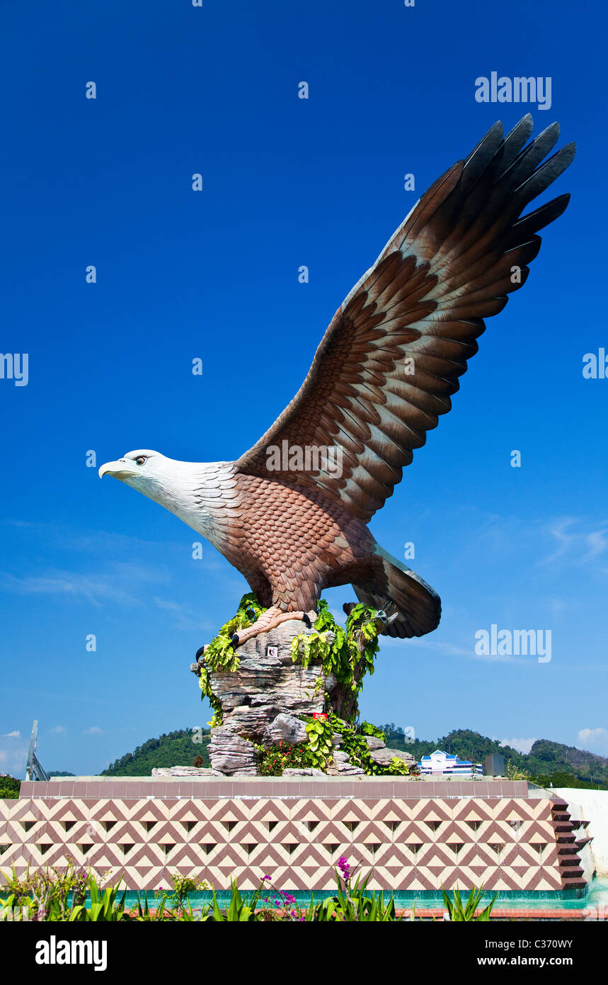 Eagle statue langkawi malaysia hi-res stock photography and images - Alamy
