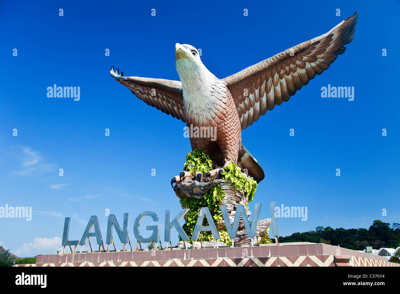 Eagle statue langkawi malaysia hi-res stock photography and images - Alamy